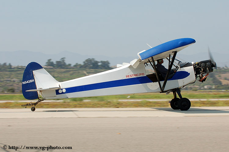 Van Gilder Aviation Photography- Banner towing aircraft in action